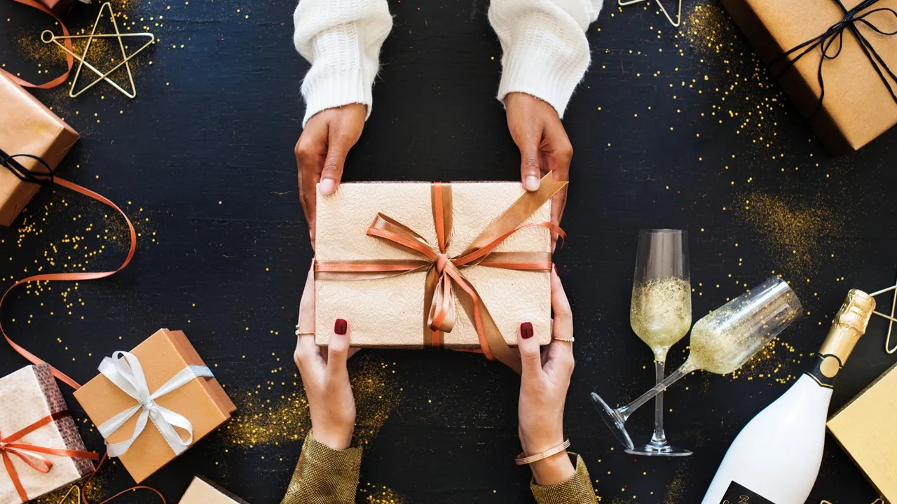 Peyush Bansal Buys Back Shares Worth Rs 222 Cr From Early Investors Ahead Of Lenskart IPO - BW ...